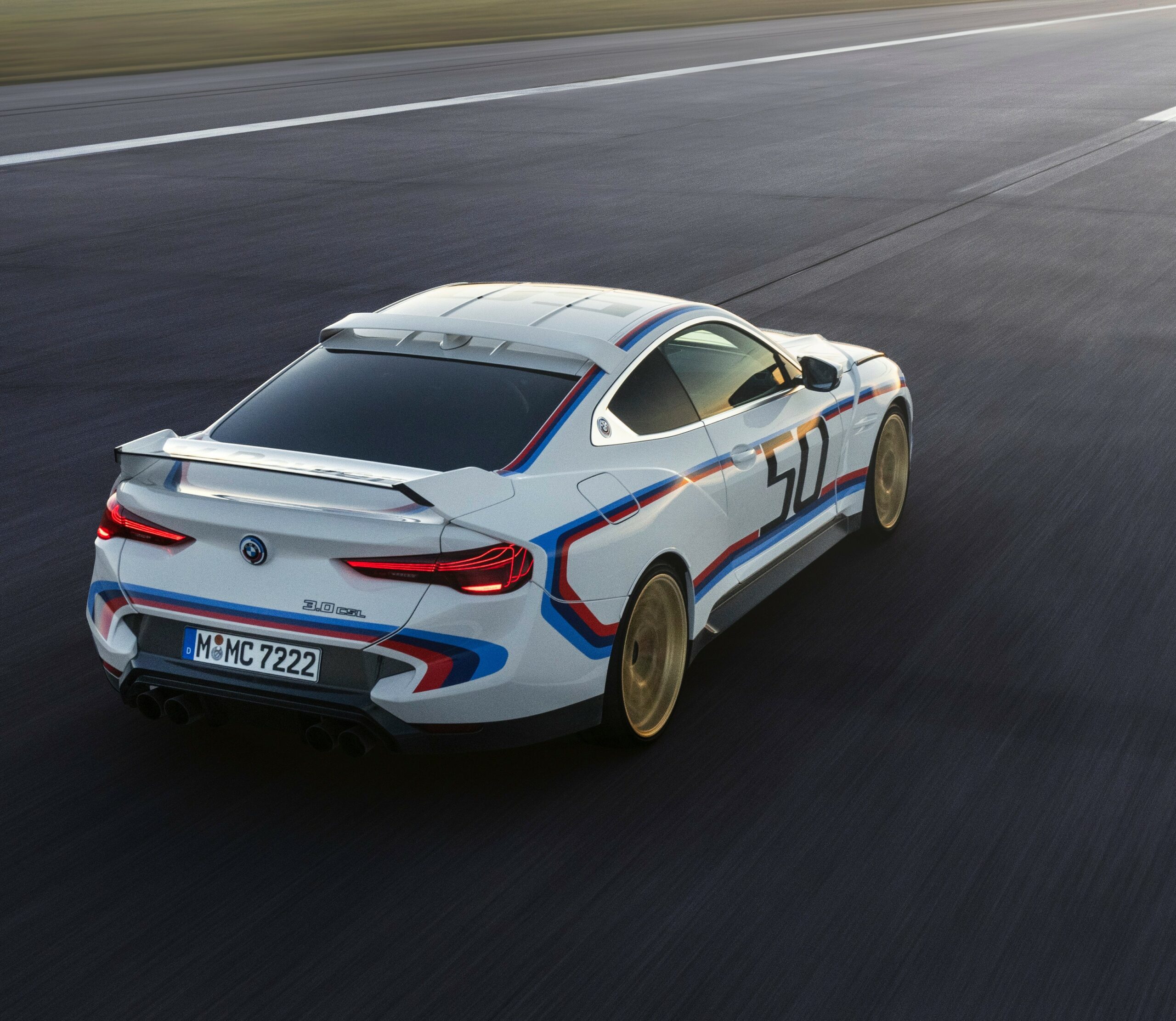 BMW 3.0 CSL vine într-o ediție limitată de 50 de unități. Are 560 CP și ...
