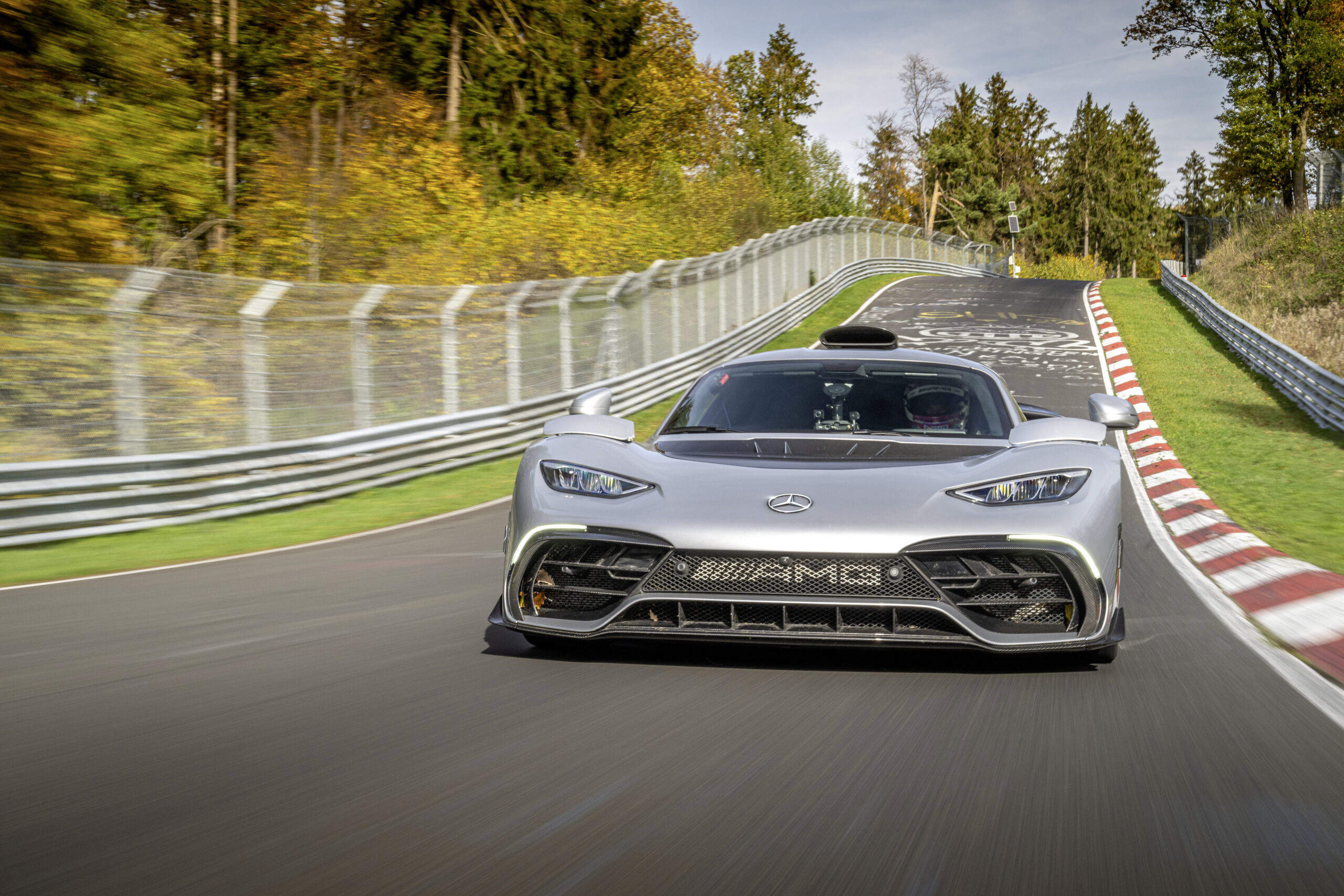Mercedes-AMG One este cea mai rapidă mașină de serie de pe Nurburgring ...