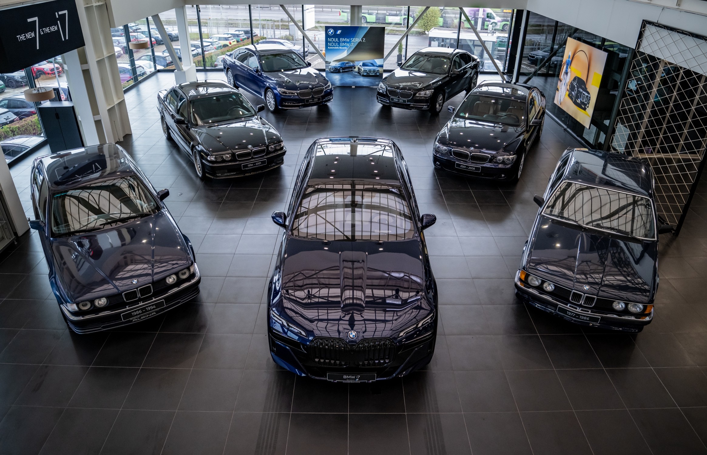 BMW a organizat o ședință foto despre evoluţia limuzinei sale de lux