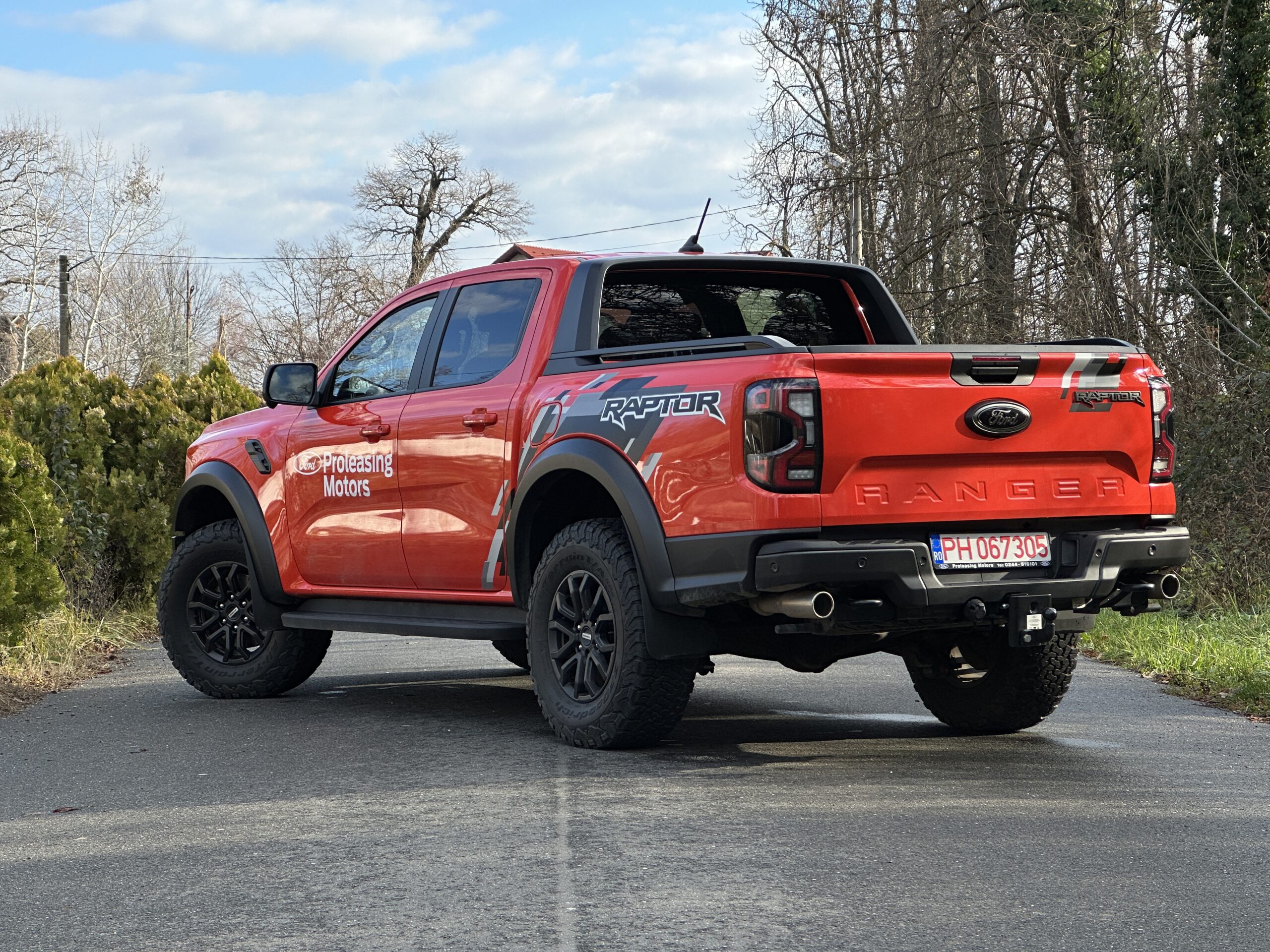 Ford Ranger Raptor: Mașina care refuză să stea curată - Prezentare Video
