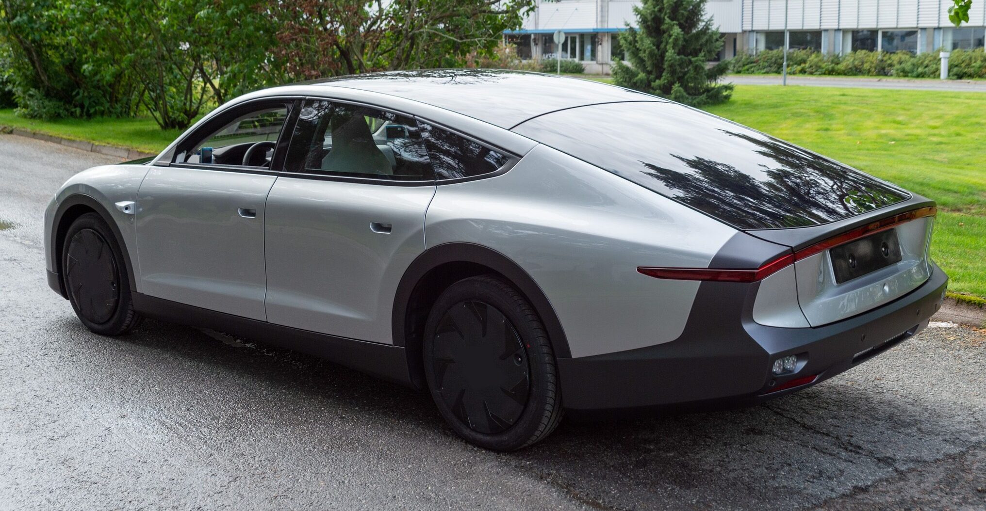 Mașina electrică Lightyear 0 a intrat în producție. Modelul este pus în ...