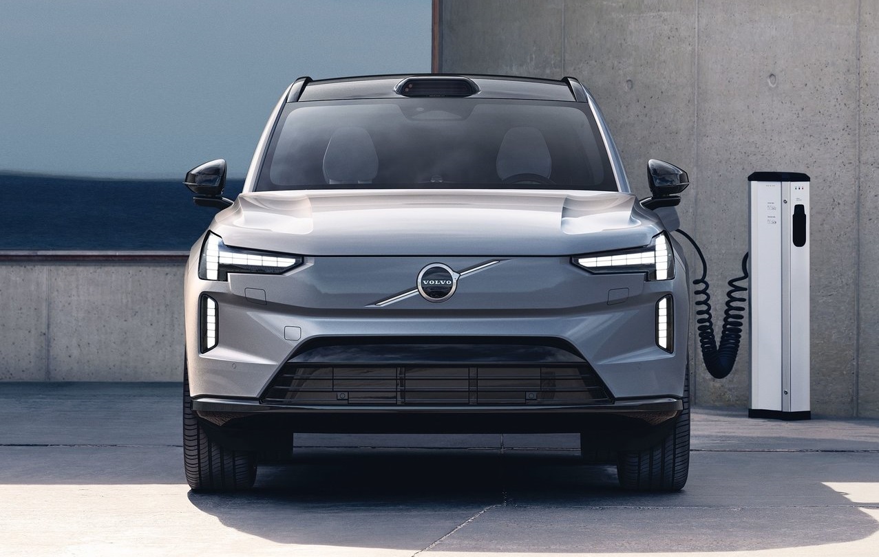 Volvo EX30, fratele mai mic al lui EX90. Este destinat șoferilor tineri