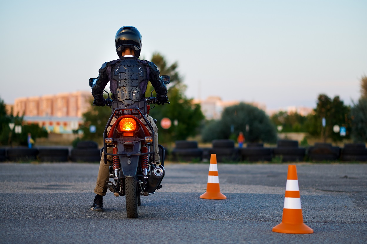Care este vârsta minimă la care poți obține permisul pentru motocicletă ...