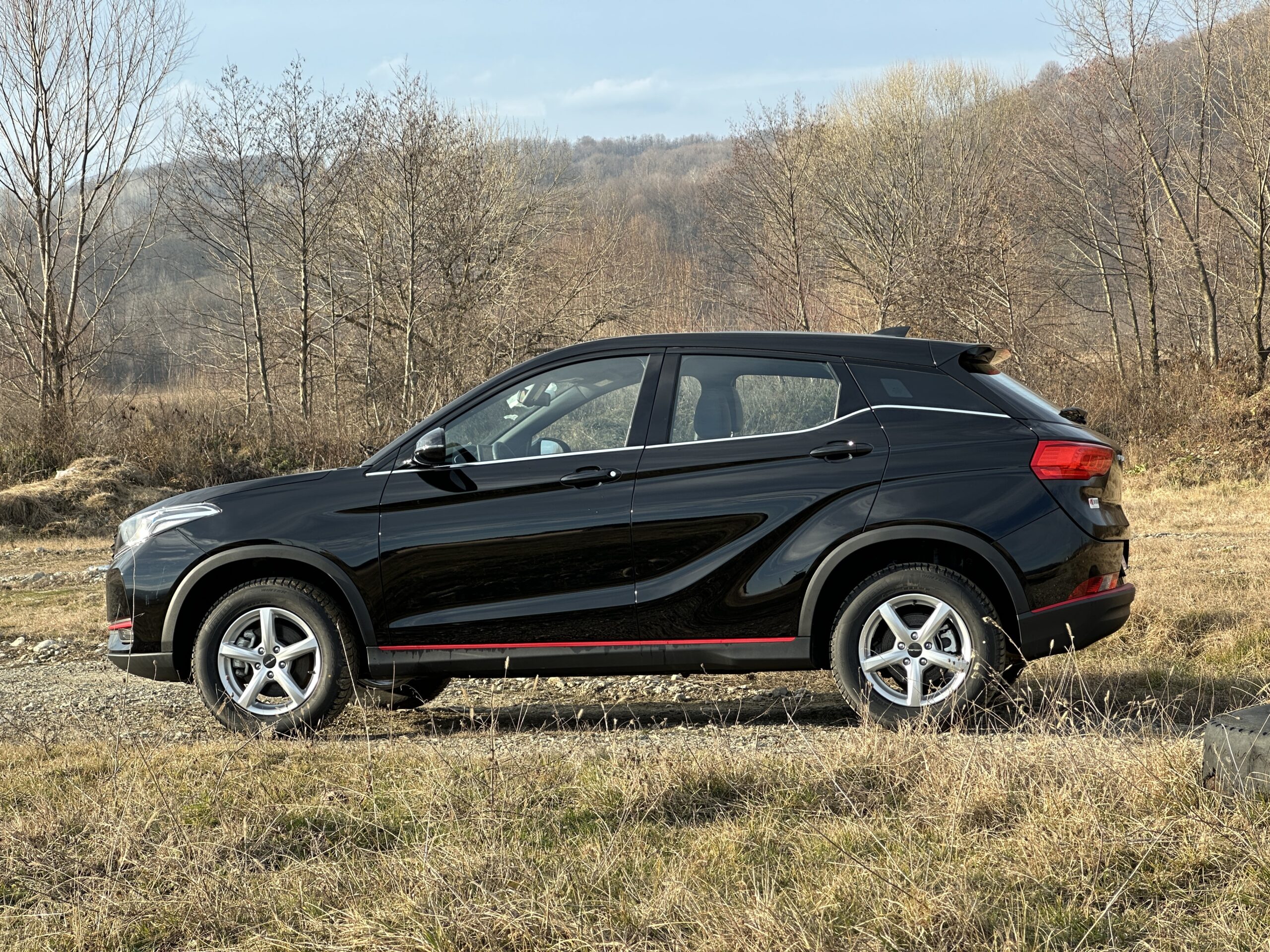 DFSK Fengon 500 este un SUV compact, accesibil, fabricat în China - VIDEO