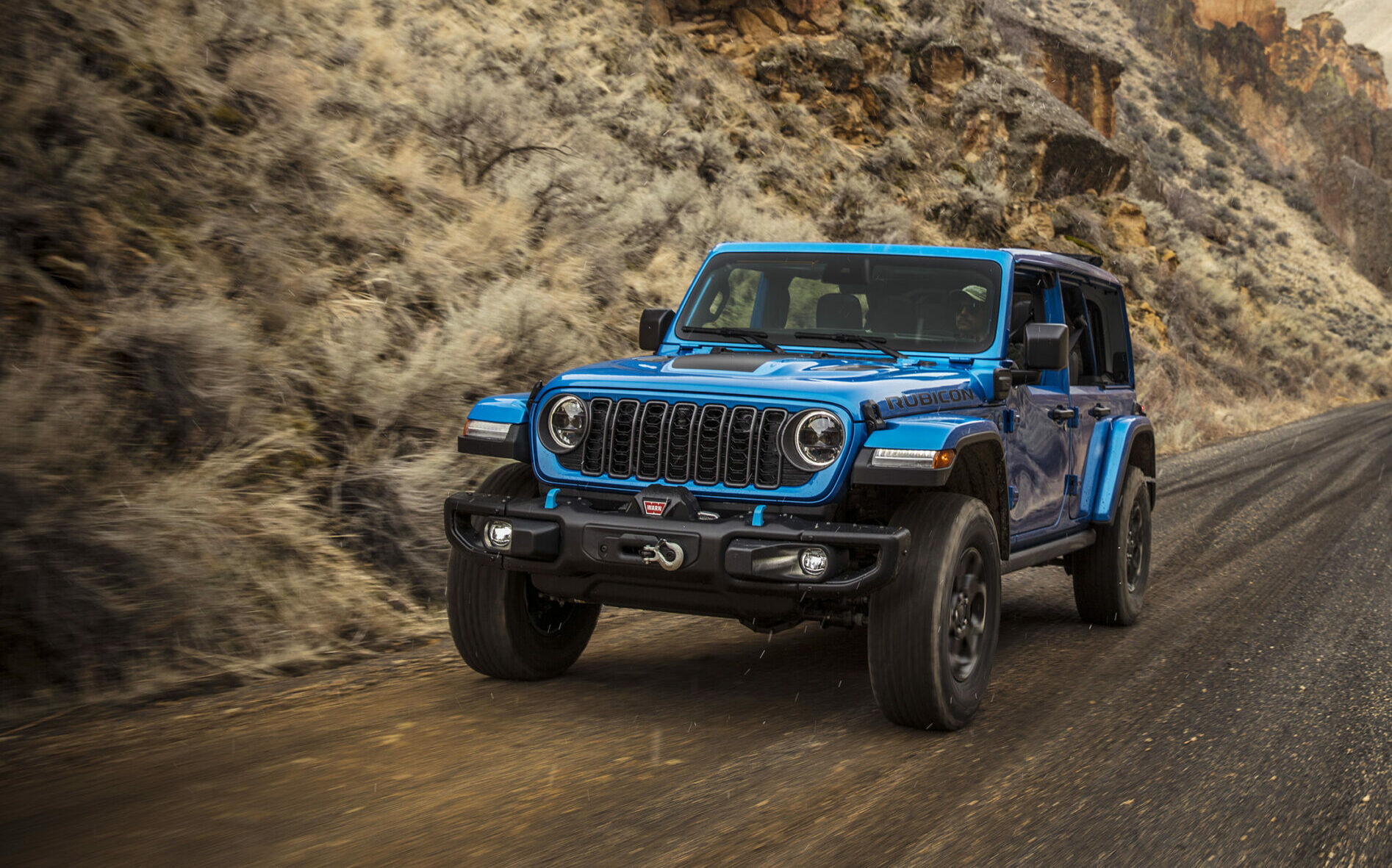 Jurnaliștii What Car? au acordat modelului Jeep Wrangle Rubicon titlul ...