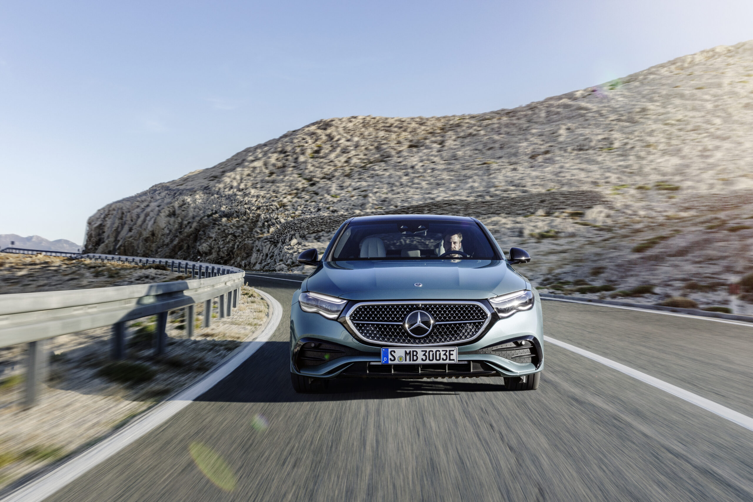 Imagini oficiale cu noul Mercedes-Benz Clasa E. Prin ce se diferențiază ...