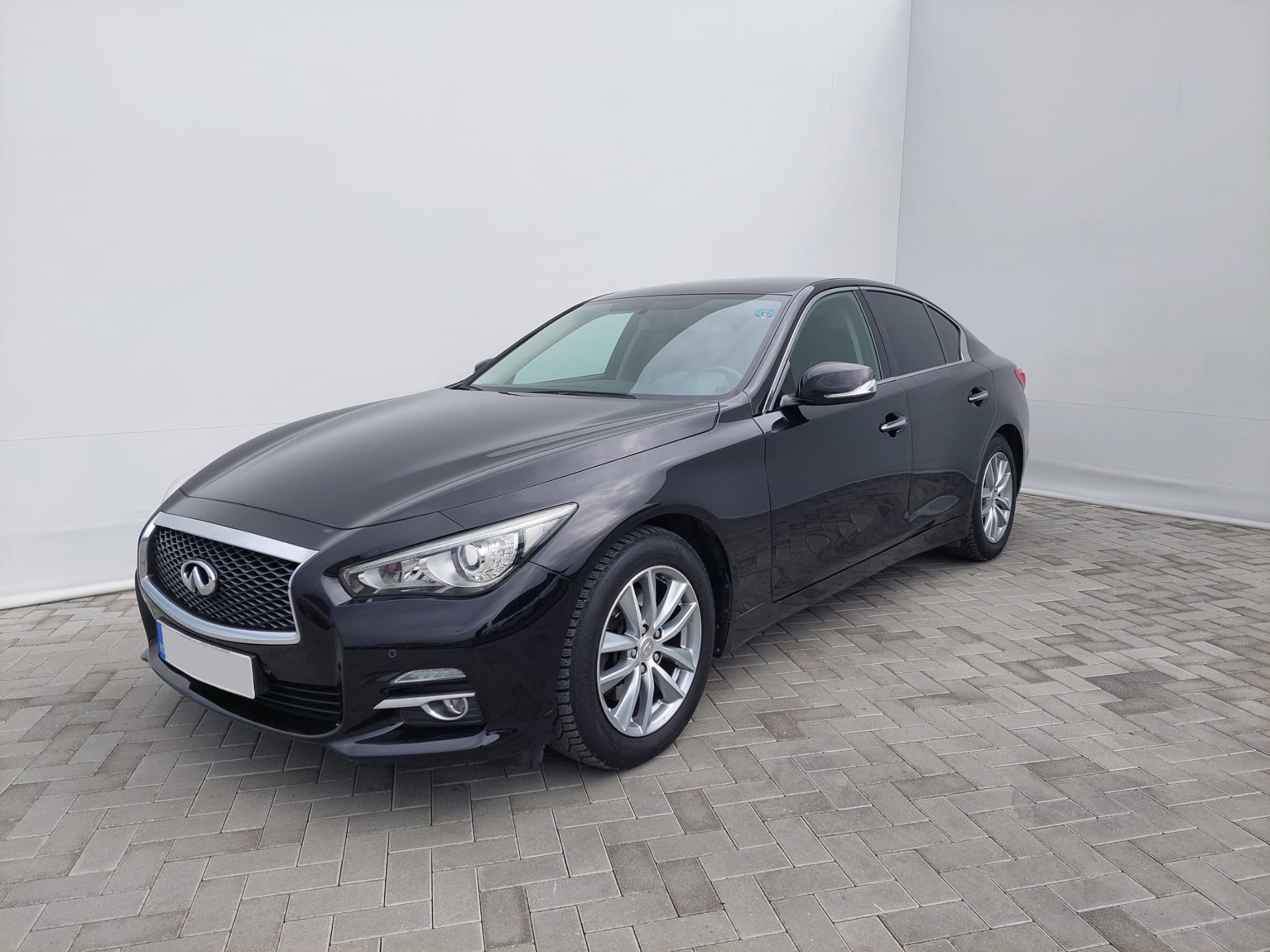 Japoneza cu motor de Mercedes: Infiniti Q50 cu aproape 180.000 de KM la ...