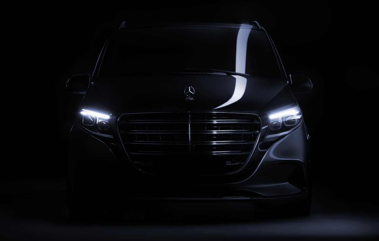 Mercedes-Benz dezvăluie prima fotografie cu noul Clasa V facelift