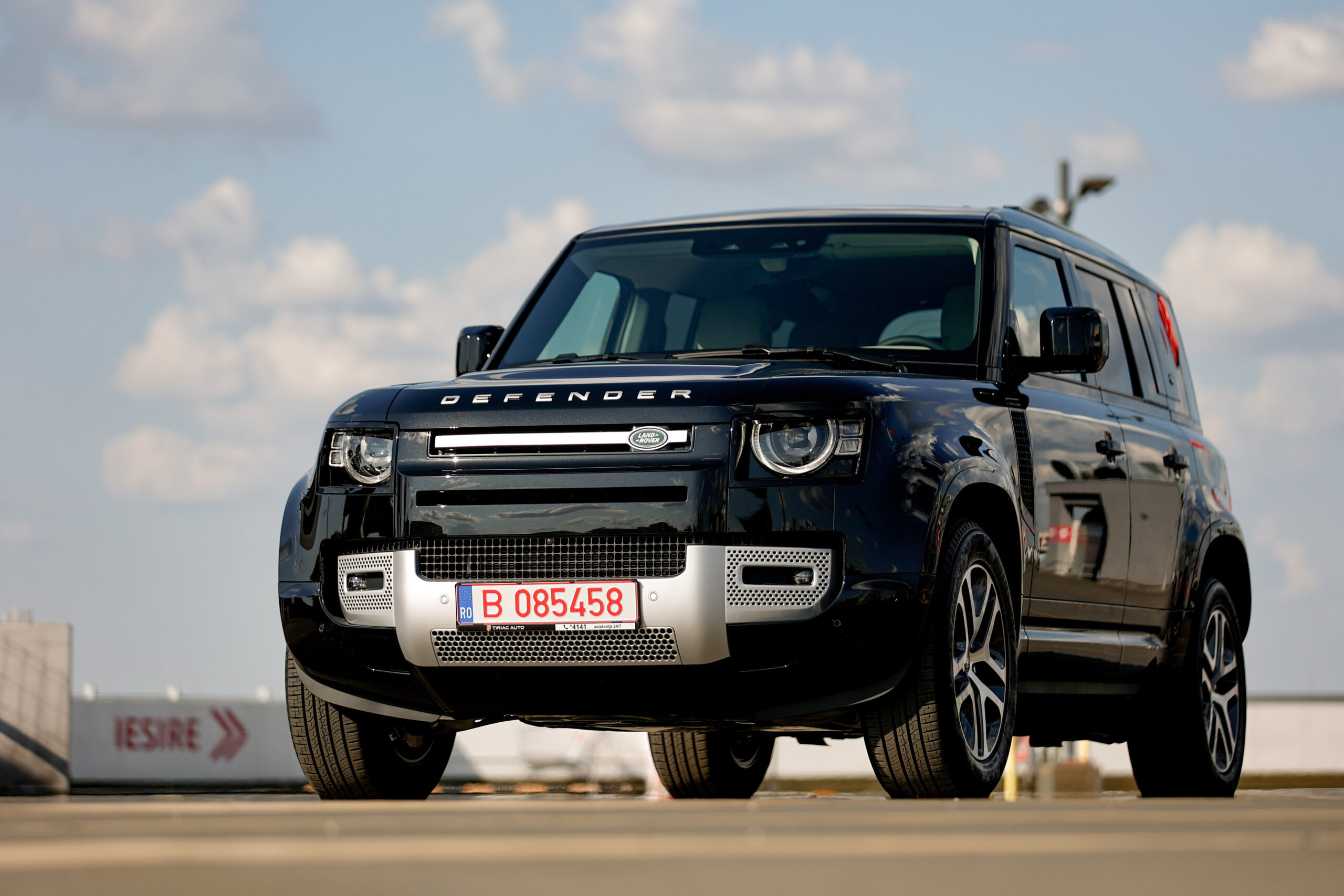 Review DEFENDER 110. Iconicul off-roader duce povestea mai departe – VIDEO