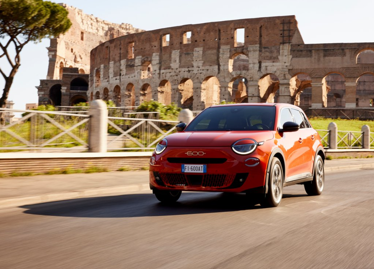 Fiat a prezentat oficial noul 600e. Modelul electric poate parcurge ...