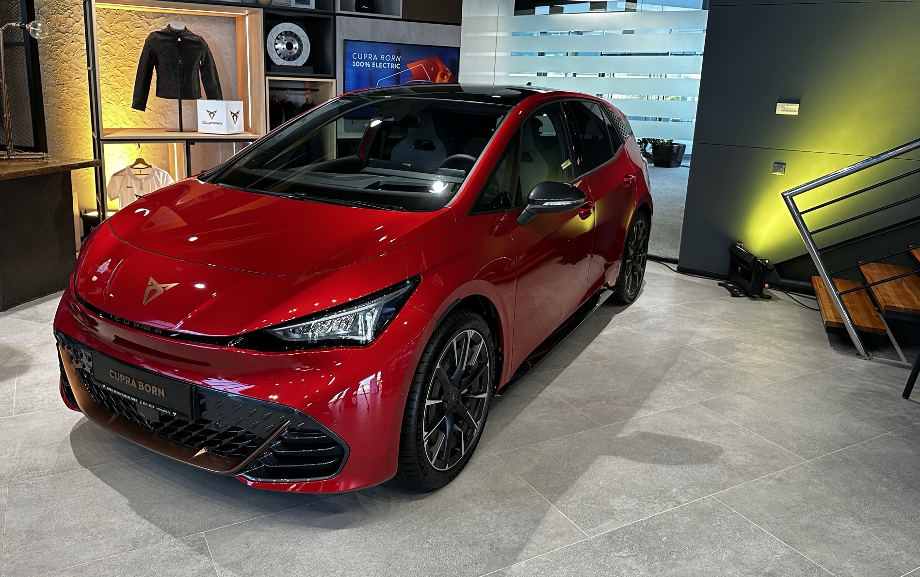 CUPRA lansează cel de-al treilea showroom din România