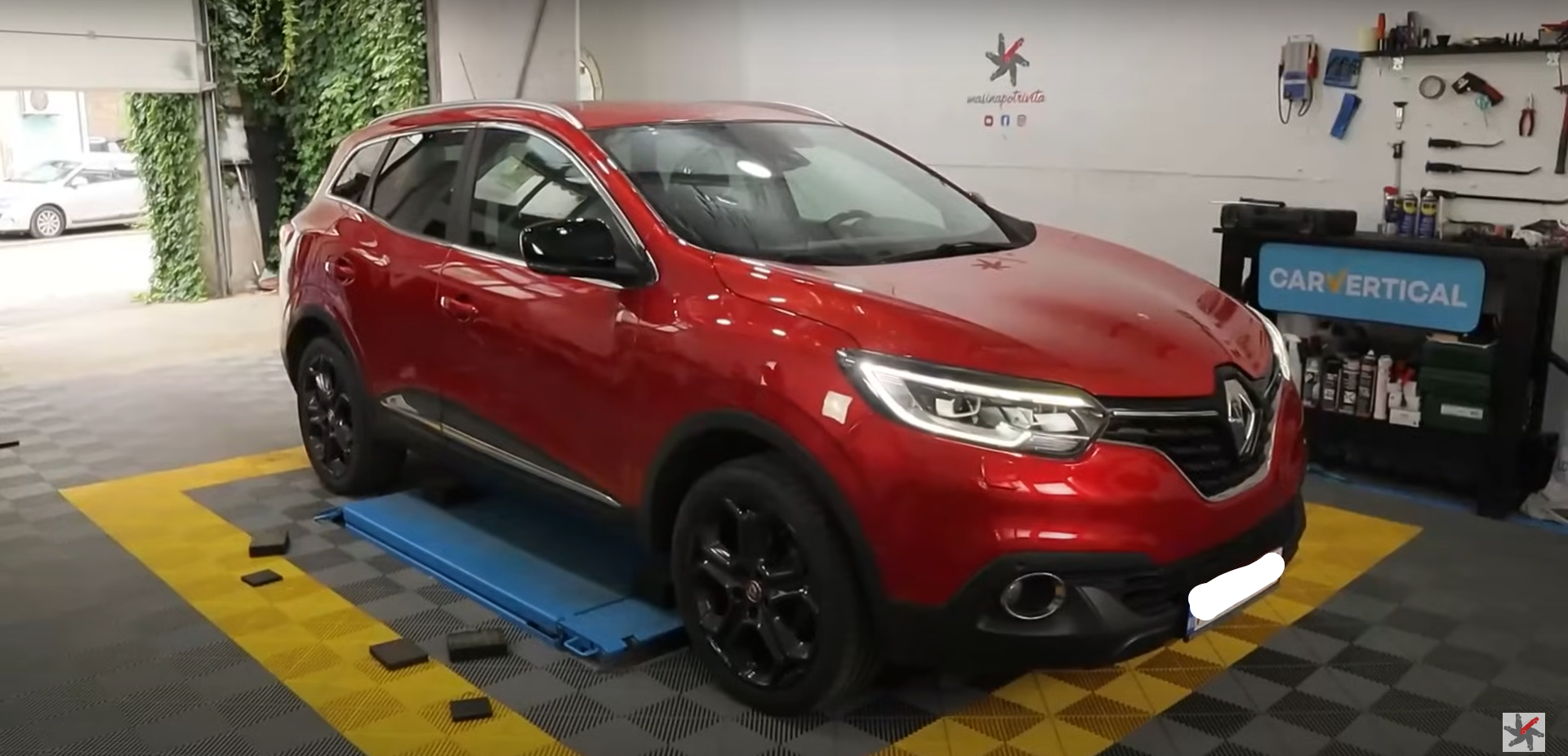 Daună totală sau nu? Cum arată un SUV cu avarii presupuse de 30.000 de ...