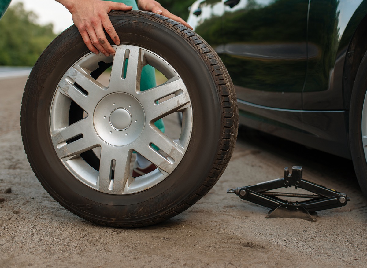 Roată de rezervă, cric și cheie pentru prezoane. Ce echipamente sunt ...