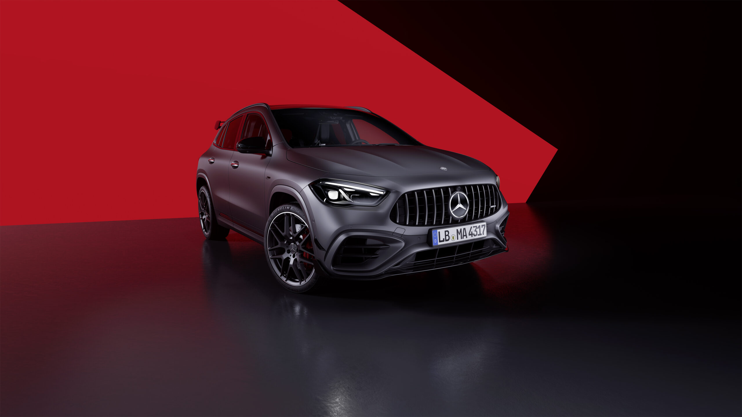 Facelift subtil pentru Mercedes-AMG GLA 45 S. Crossover-ul păstrează ...