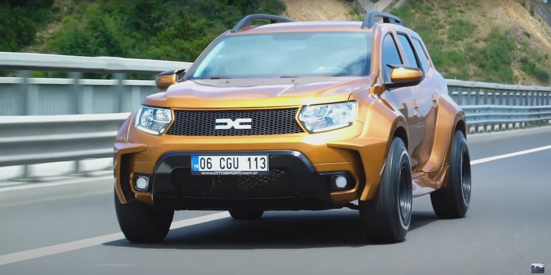 Turcii și-au făcut de cap cu Dacia Duster. Cât costă modificările aduse ...