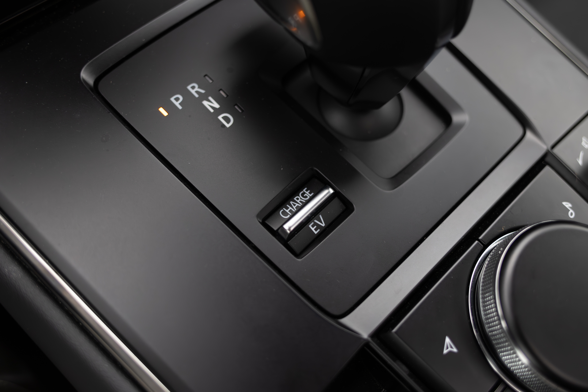 Test drive Mazda MX-30 Plug-In Hybrid - Motorul rotativ s-a întors