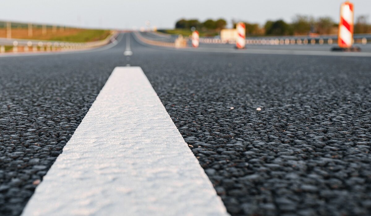 Este legal să începi depășirea pe linie punctată și să o închei pe ...