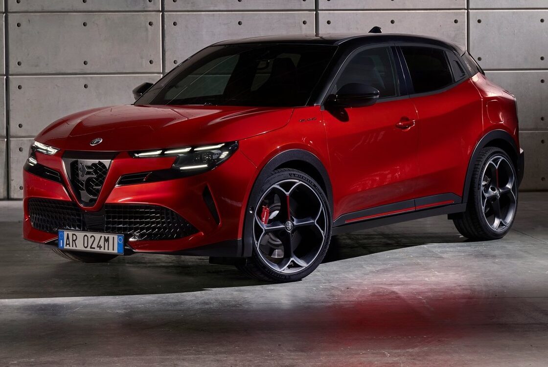 Alfa Romeo Milano debutează oficial drept primul model electric al ...