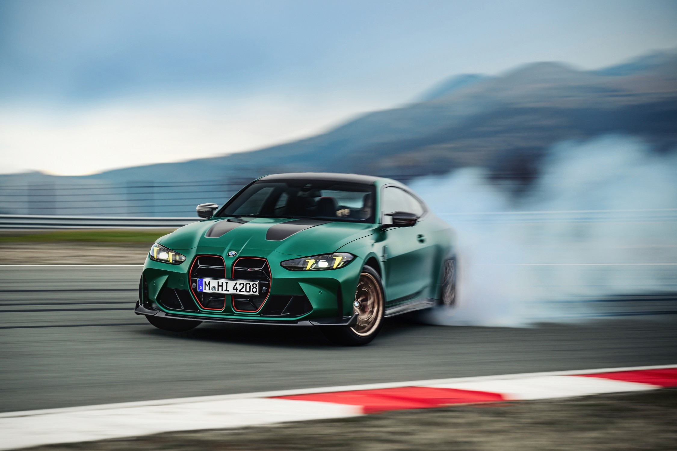 BMW lansează noul M4 CS. Este mai ușor și mai puternic decât M4 ...