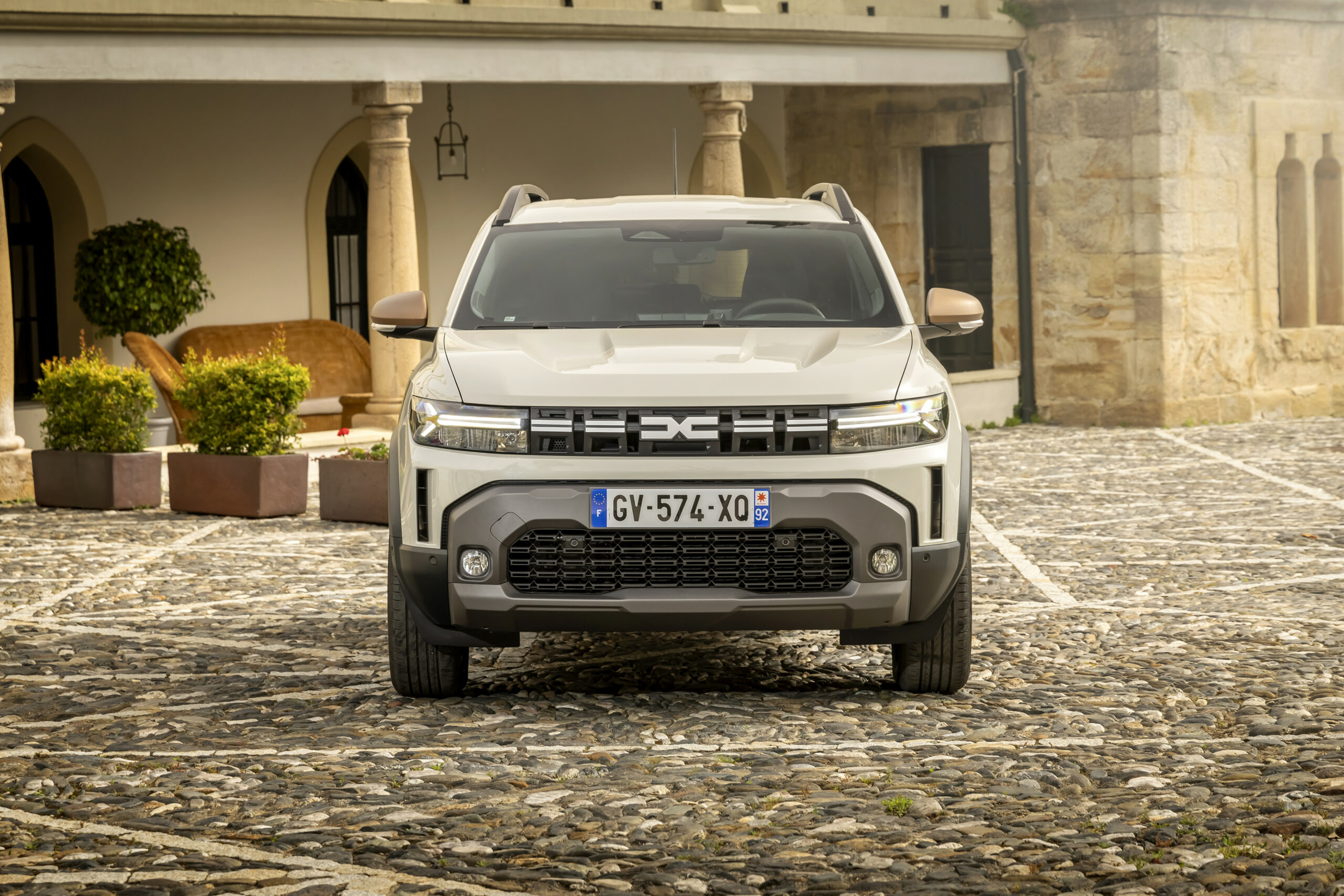 Noi informații despre prima Dacia Duster 4x4 cu transmisie automată ...