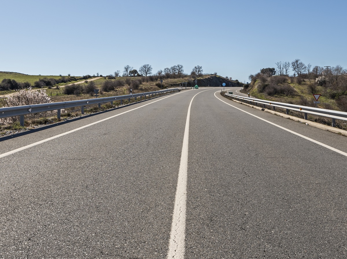 Este legal să depășești pe linia continuă dacă nu vine nicio mașină din ...