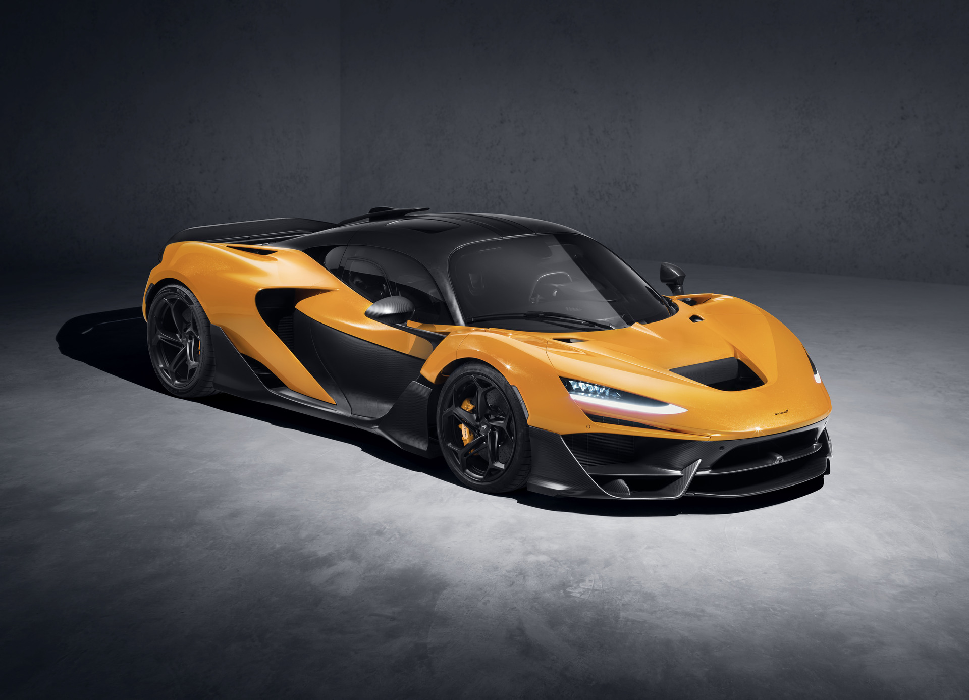 McLaren a lansat oficial noul W1, succesorul lui P1. Hypercar-ul ...