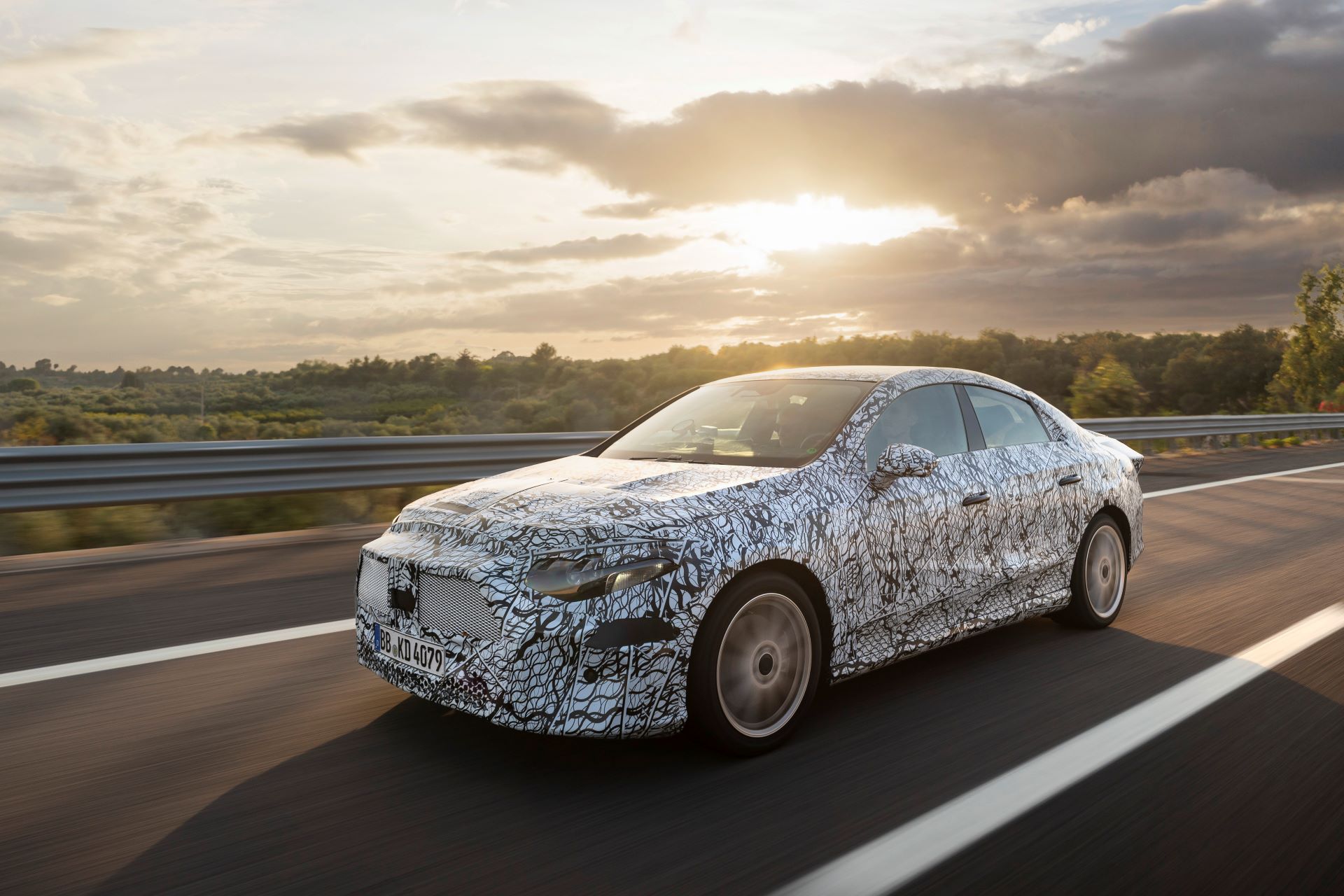 Mercedes-Benz promite paritate de prețuri între versiunile hibride și ...