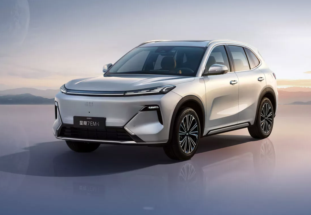 Costă 12.000 de euro și merge 1.400 KM cu un plin. Chinezii lansează un nou SUV hibrid