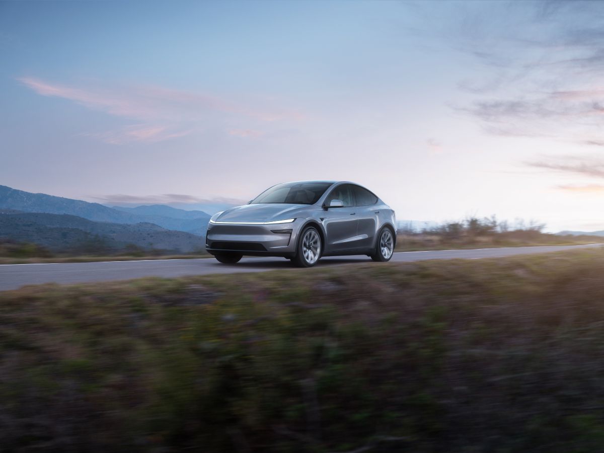 Noua Tesla Model Y poate fi comandată acum și în România