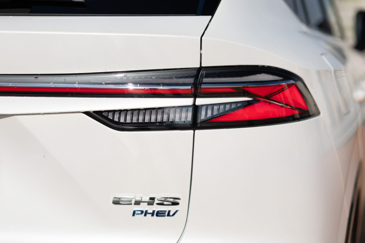 Test Drive cu noul MG EHS - PHEV-ul revine cu mai multe dotări și peste ...