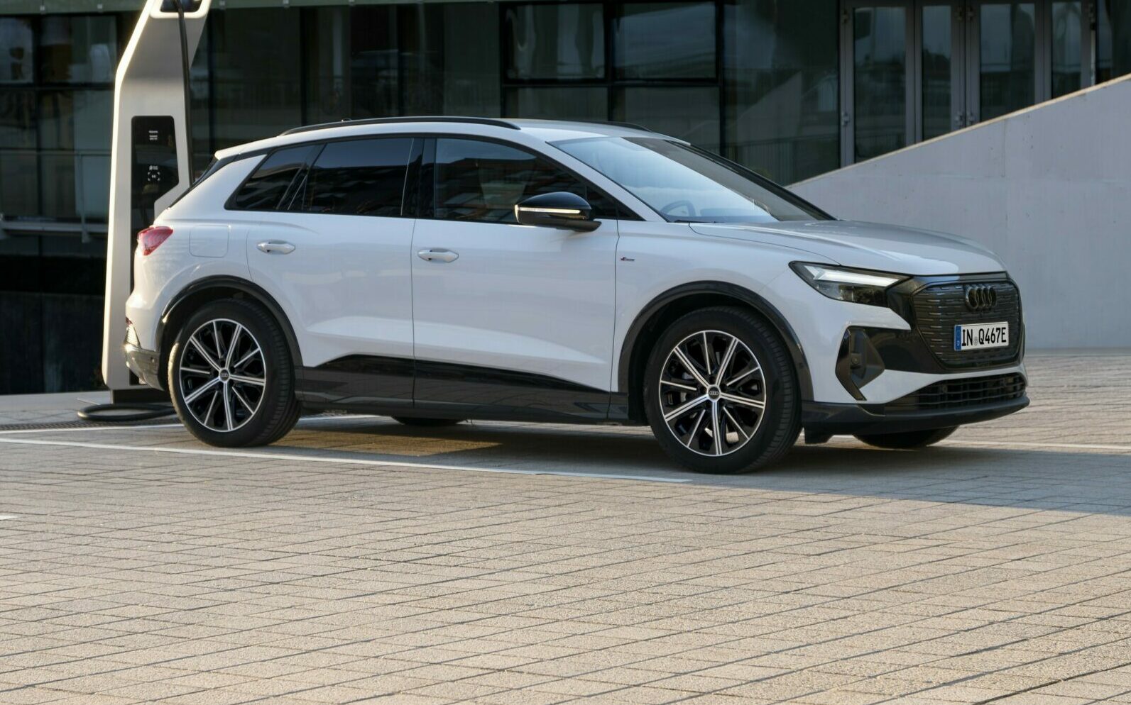 Actualizări pentru Audi Q4 E-Tron - SUV-ul electric primește o nouă echipare de bază cu peste ...