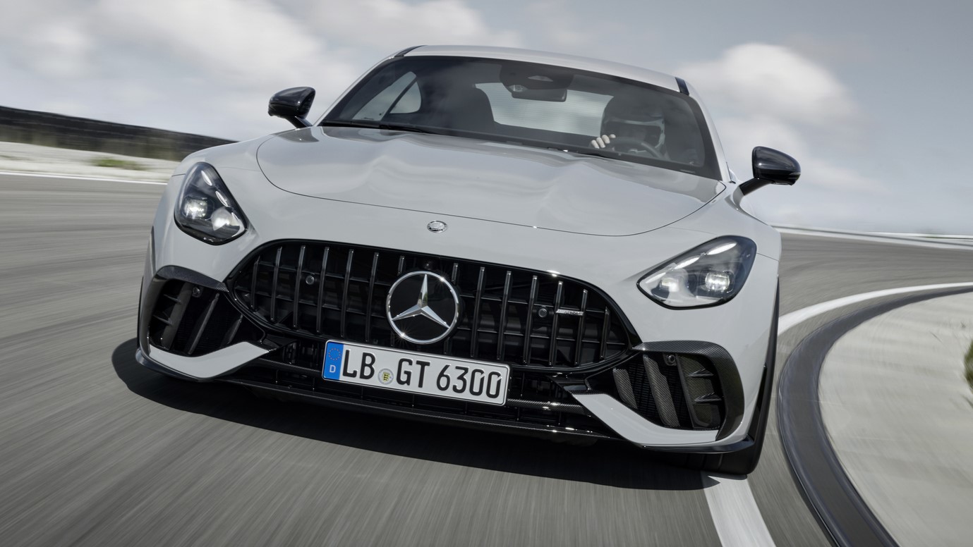 Mercedes-Benz ia o decizie importantă. Spune că va continua să producă ...