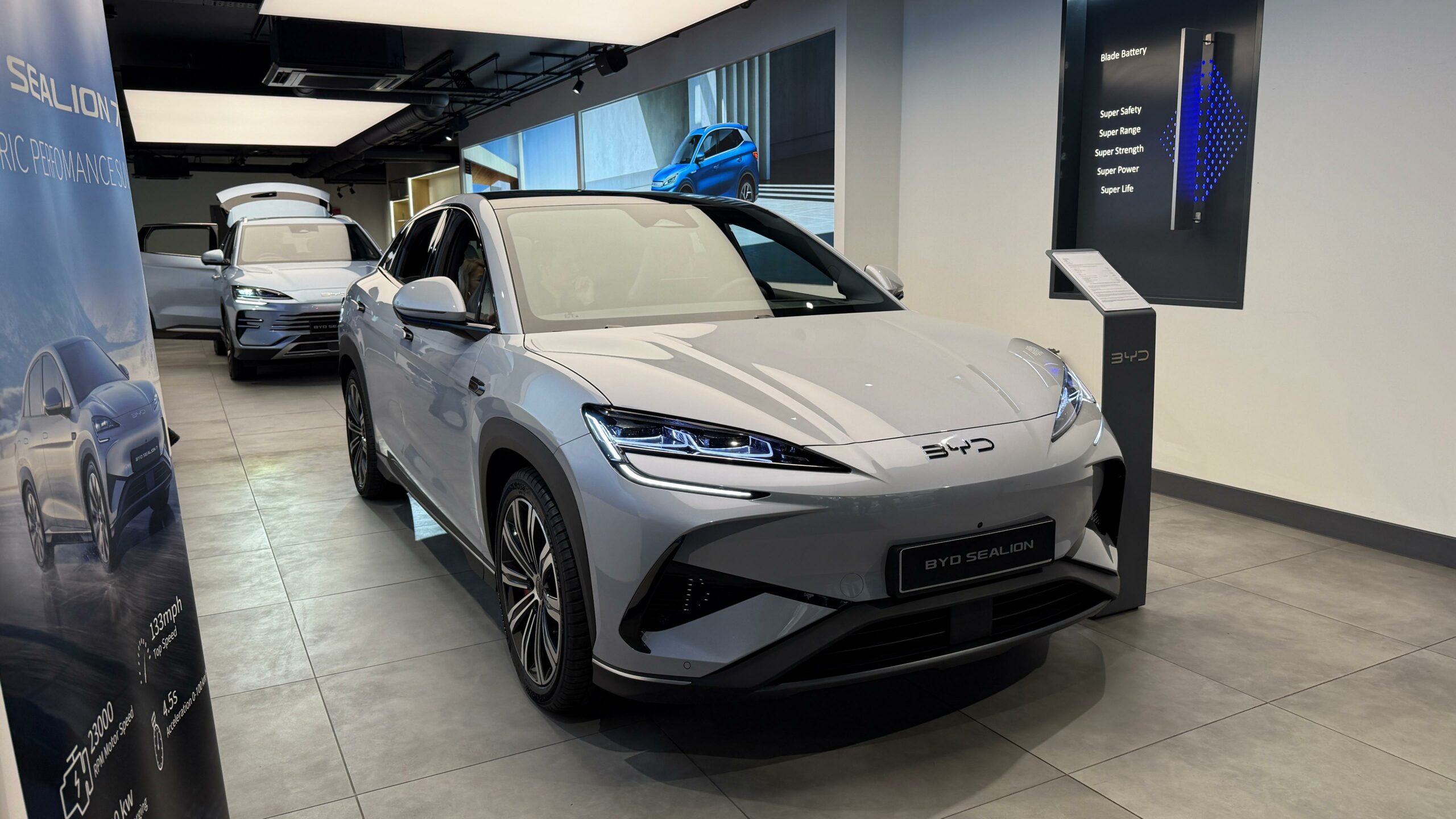 Producătorul chinez BYD anunță intrarea sa oficială pe piața auto din ...