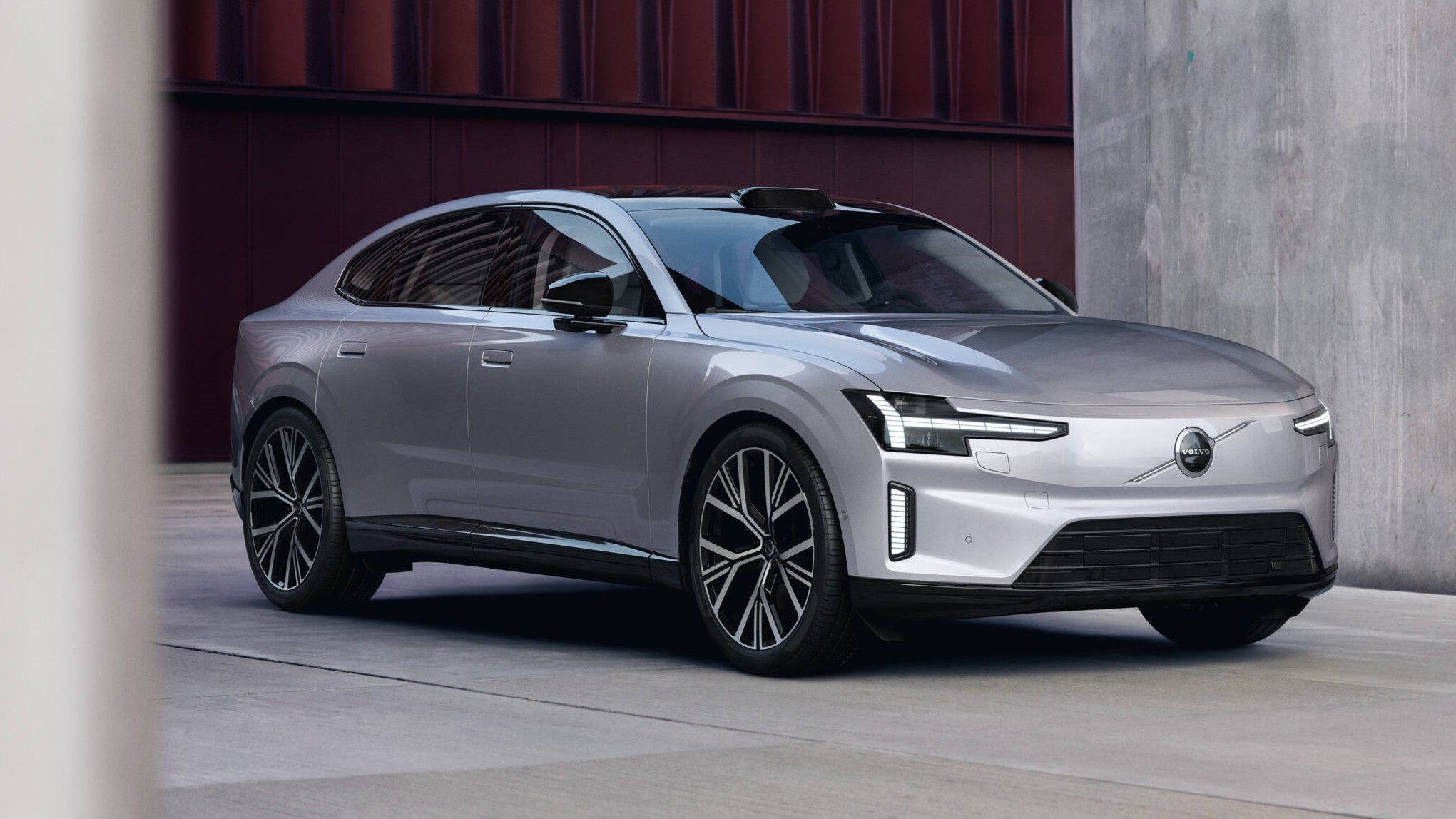 Volvo prezintă o centură de siguranță revoluționară - Se poate adapta ...