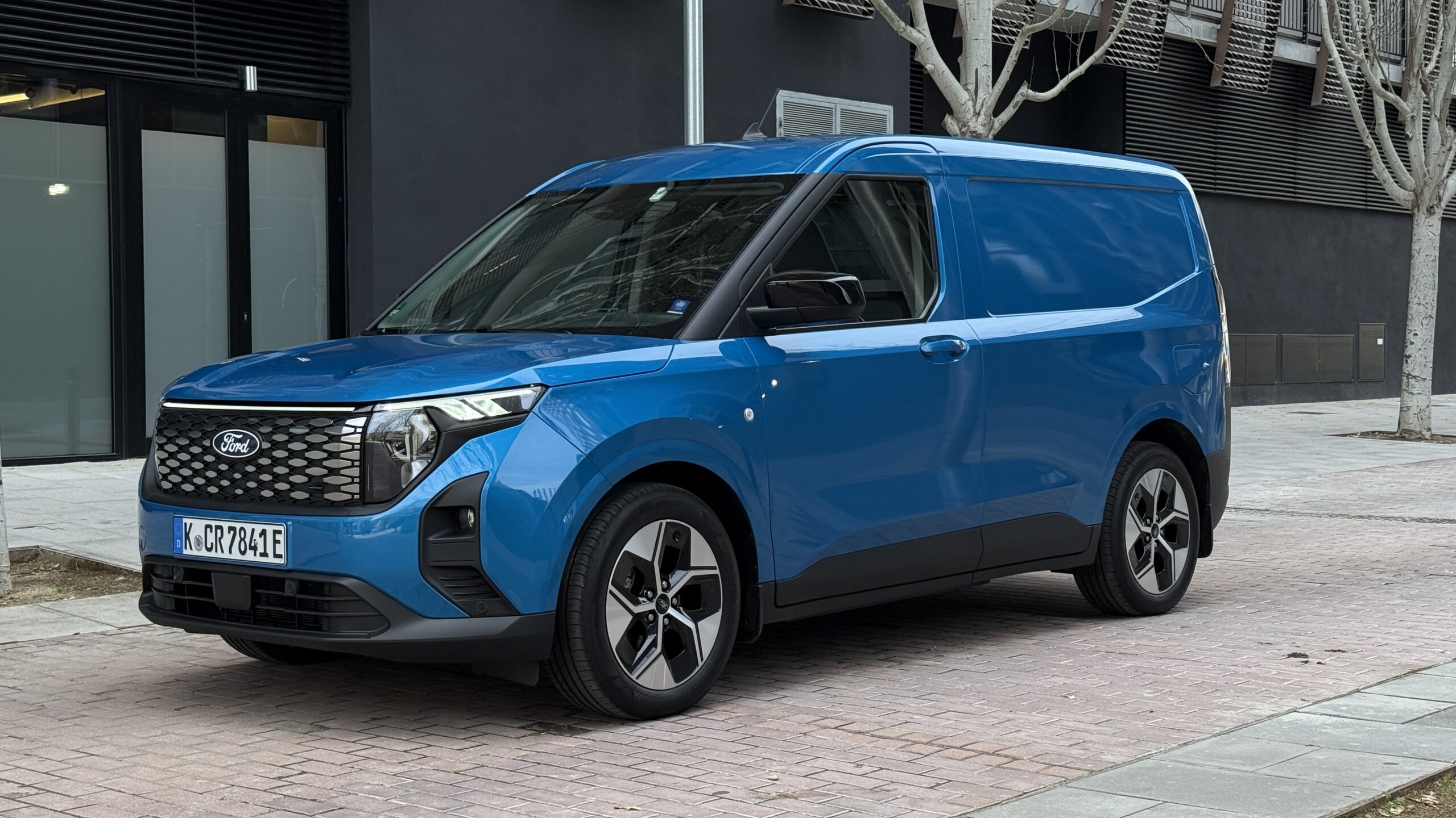 Ford E-Transit Courier - Van-ul electric produs chiar în România