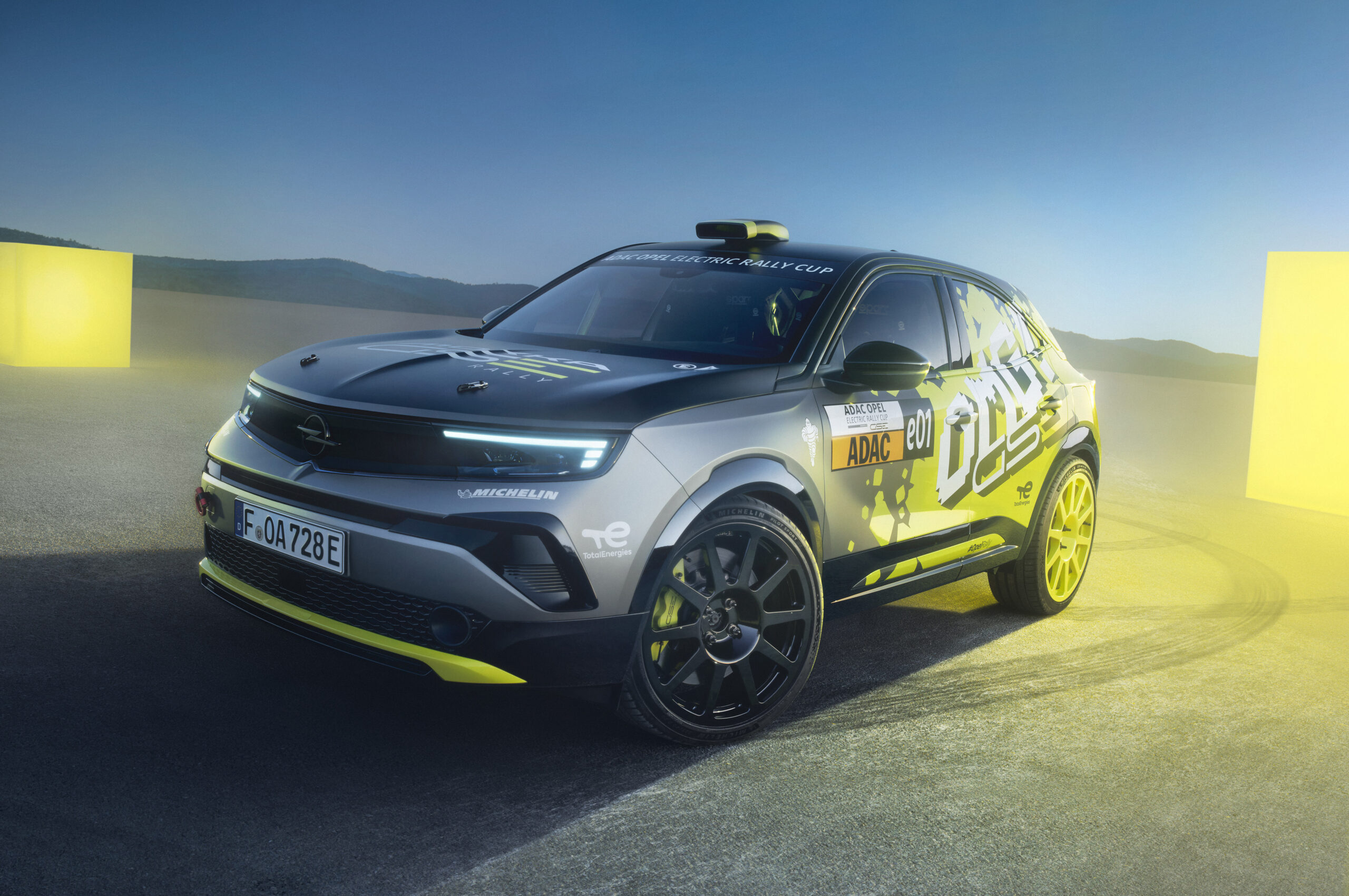Opel transformă SUV-ul Mokka electric într-o mașină de raliu. Mokka GSE va concura în clasa eRally5