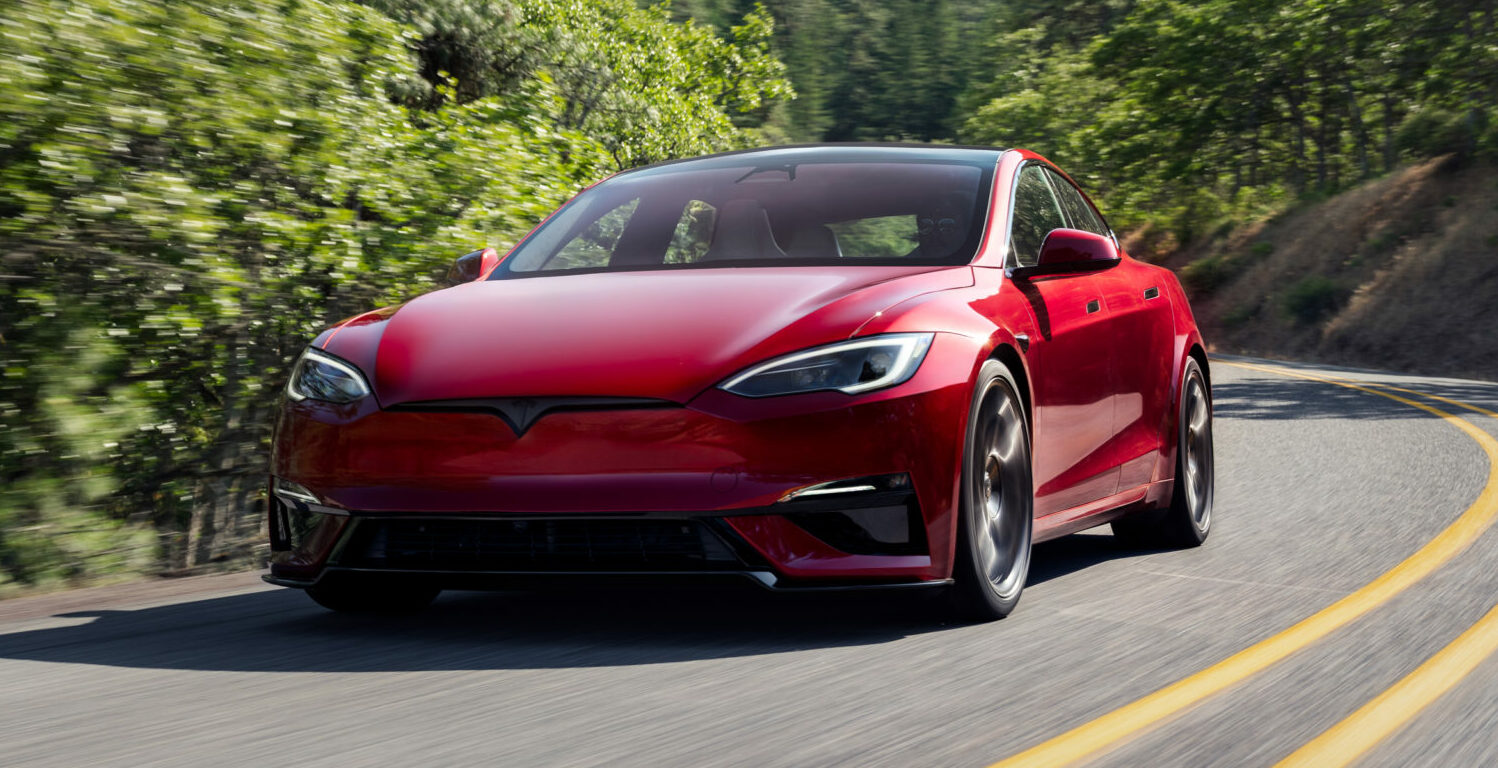 Tesla a lansat încă o actualizare pentru Model S și Model X