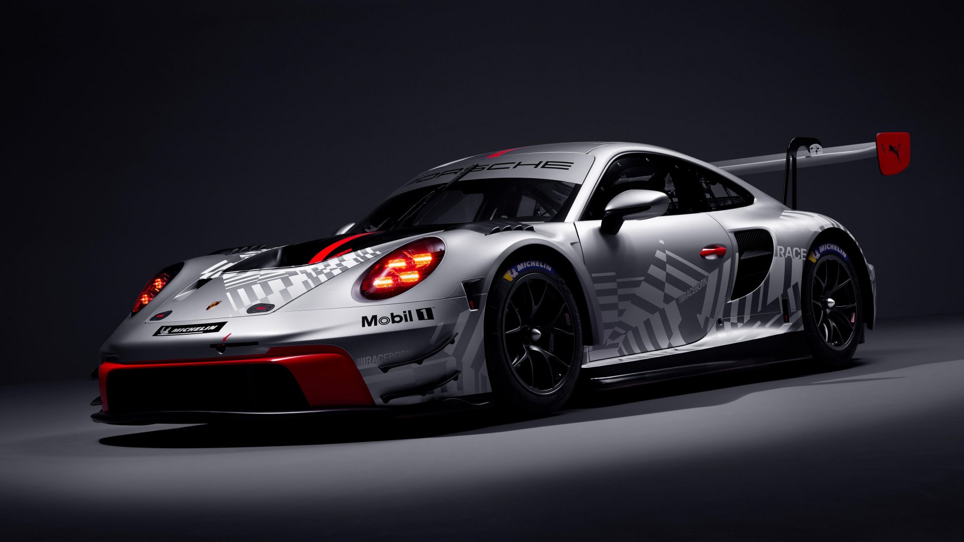 Porsche prezintă noua sa mașină de curse: 911 GT3 R
