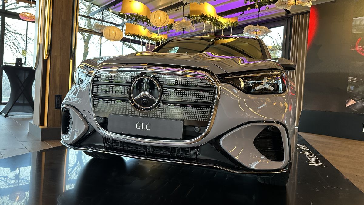 Mercedes-Benz GLC 400 EQ, lansat în România. Cât costă SUV-ul electric ...