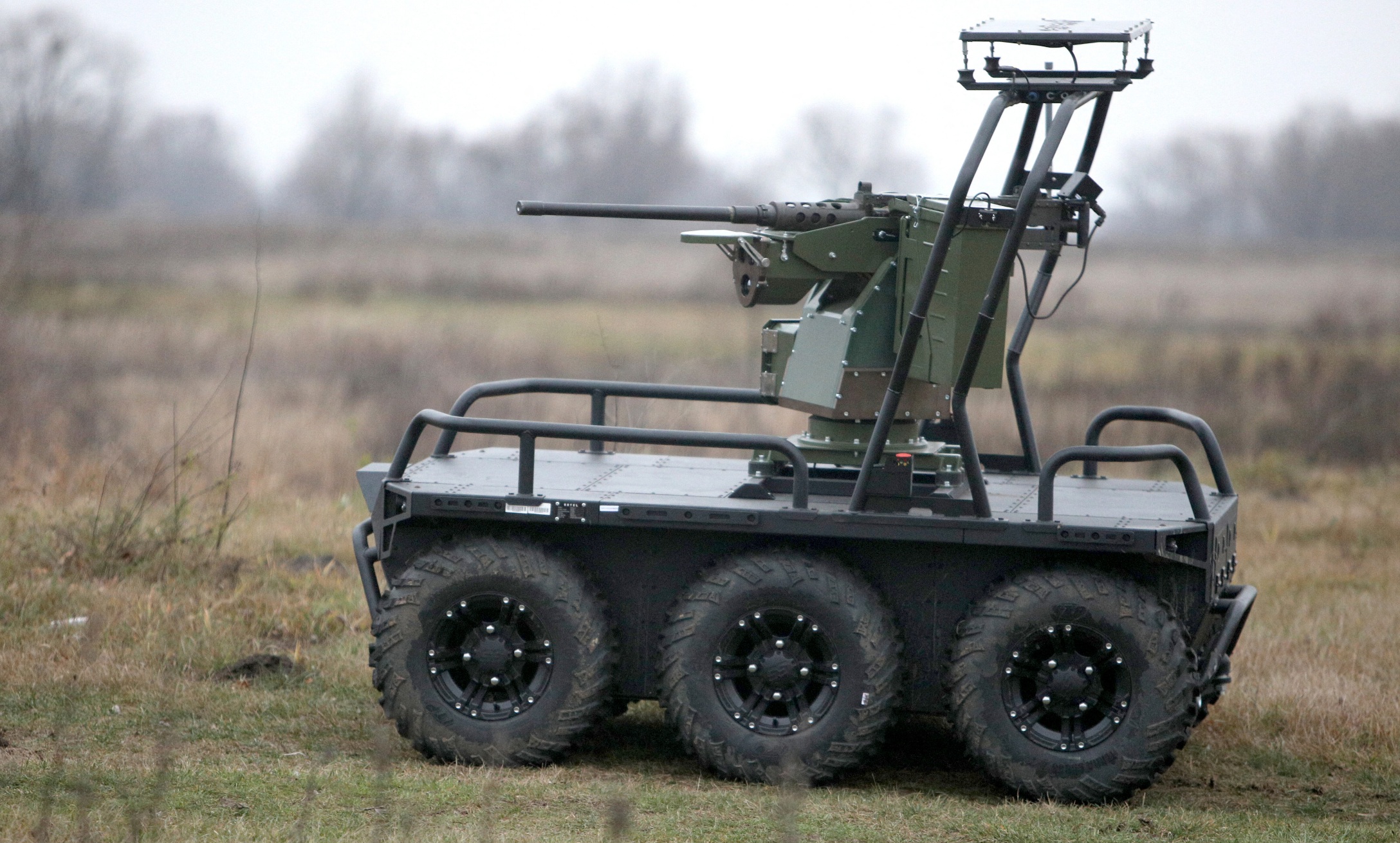 Drone, roboți și vehicule de luptă autonome, în România. NATO ...