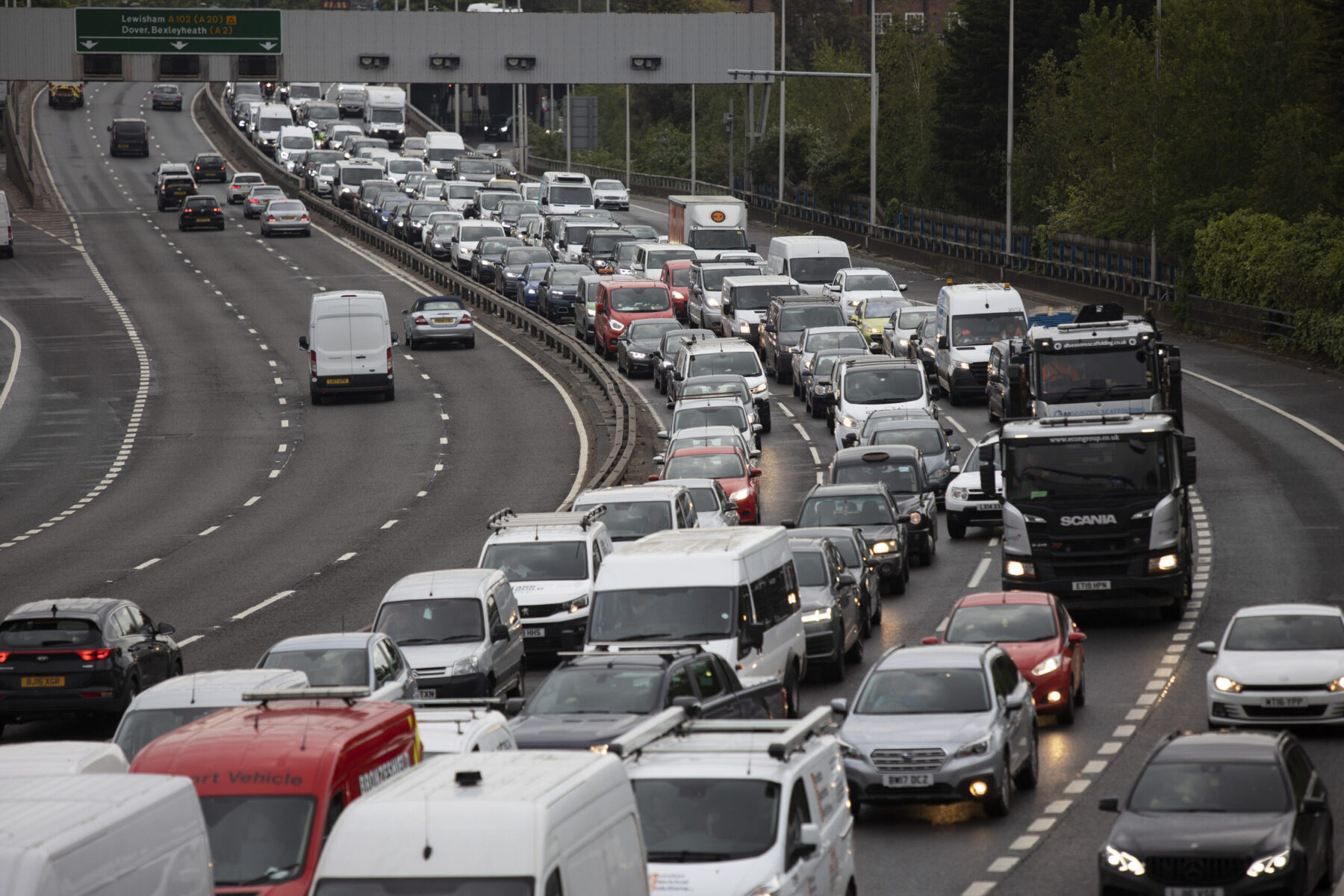 UK va avea mai multe mașini electrice decât diesel până în 2030. Londra ...