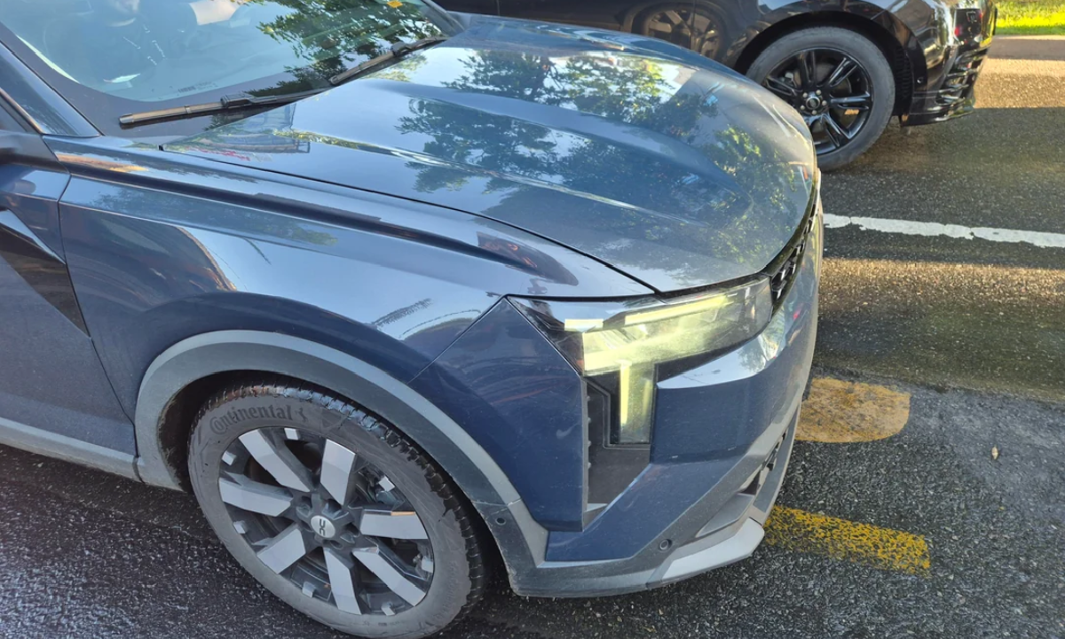 Dacia Striker, în probe pe străzile din București. Cum au reacționat ...