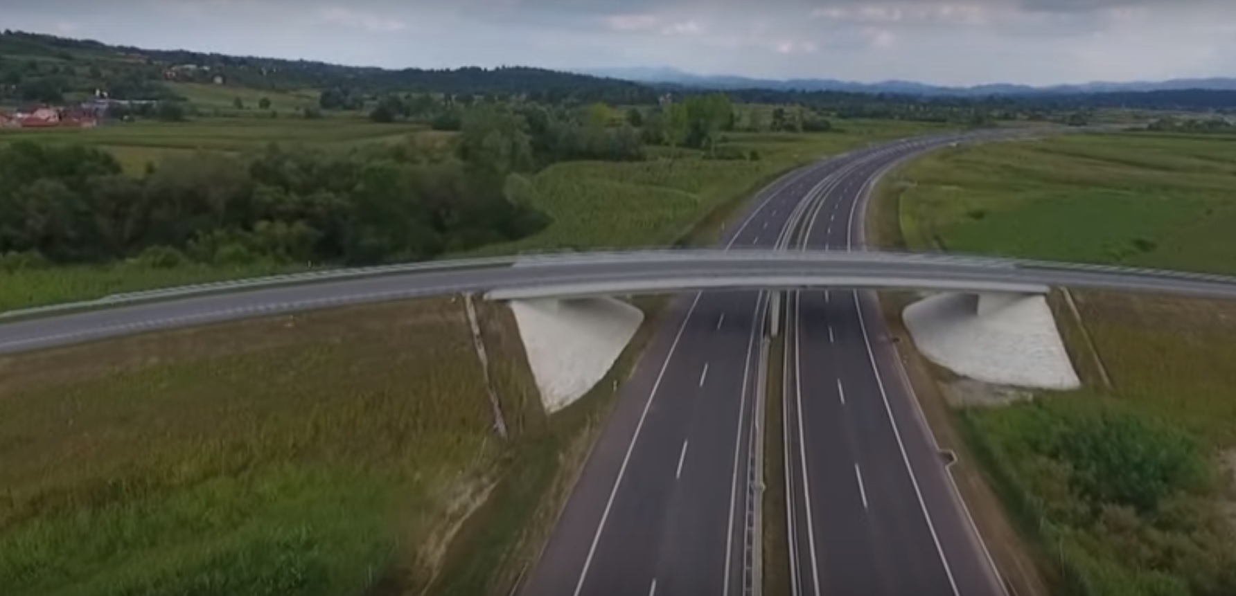 Cum arată prima autostradă construită de chinezi în Europa - VIDEO