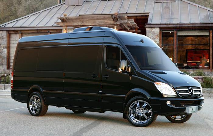 Lexani transformă duba Mercedes-Benz Sprinter într-un microbuz de lux