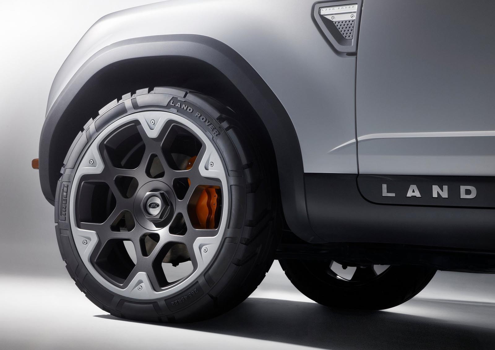 Land Rover DC100 Concept la Frankfurt 2011